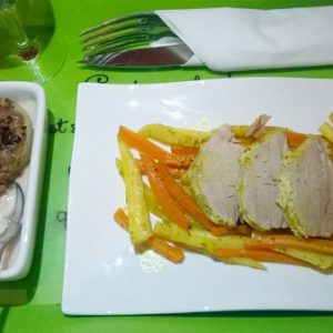 Recette Plat combiné : filet mignon, frites de légumes et poires ...